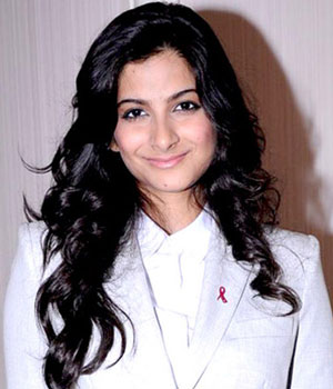 Rhea Kapoor Age, Instagram , Photo, Marriage, Wiki & Body Measurement ...