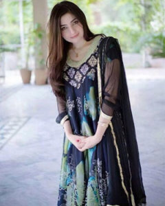 Gul Panra Body, Height, Biography, Husband, Songs, Instagram & Age ...