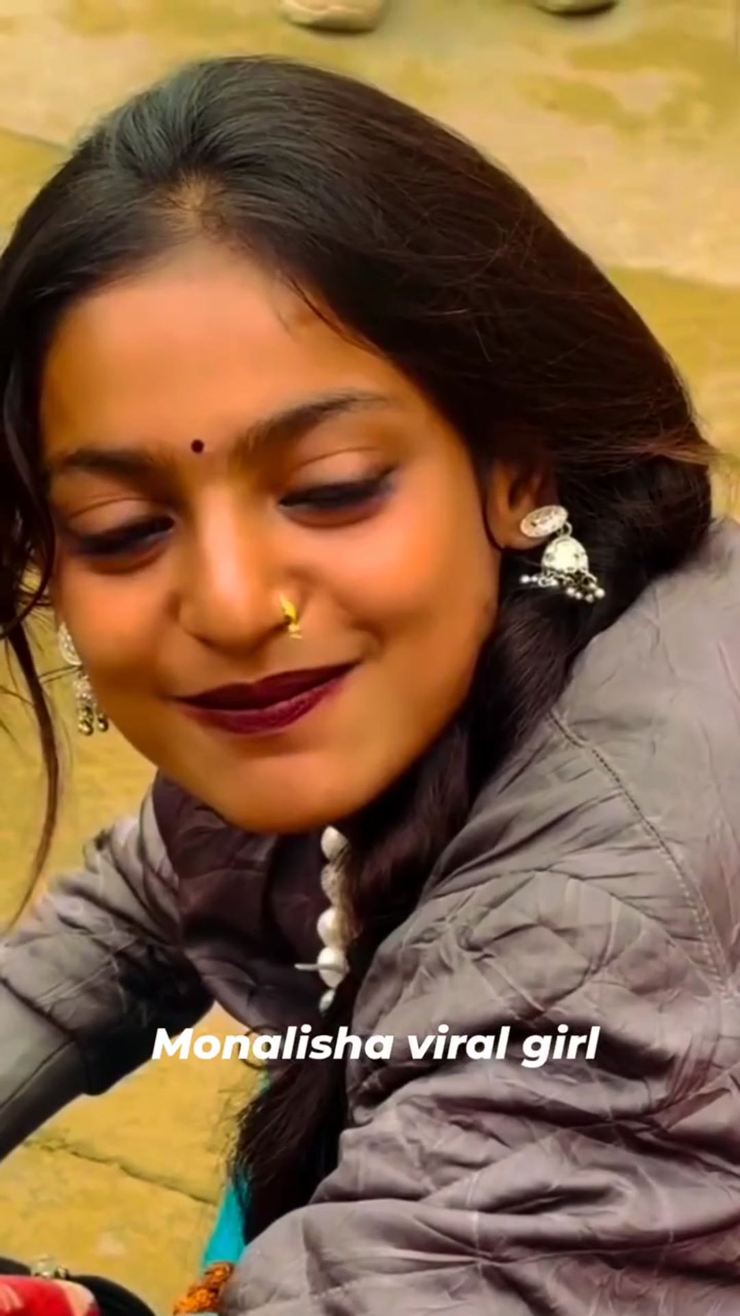 Monalisa Viral Girl Becomes Most Controversial Kumbh Sensation ...